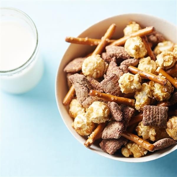 Chocolate Peanut Butter Snack Mix - Baton Rouge Parents